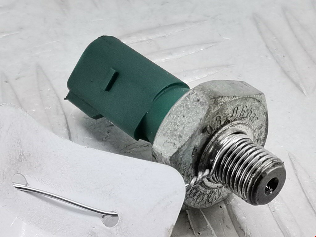 Датчик давления масла Volkswagen Golf 6 036919081D арт. 1591302