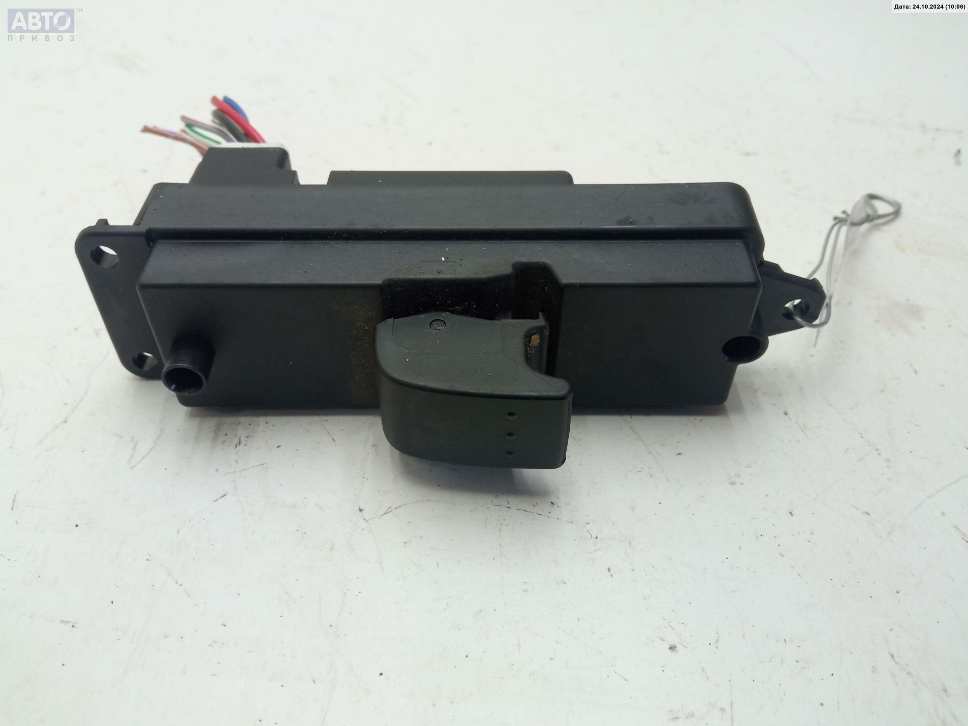 Кнопка стеклоподъемника переднего правого Mazda 3 (2003-2008) BK