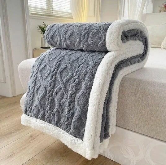 Плед 200*230 Евро, Плед Овечка плюшевый теплый двусторонний, Покрывало на кровать, светло-серый