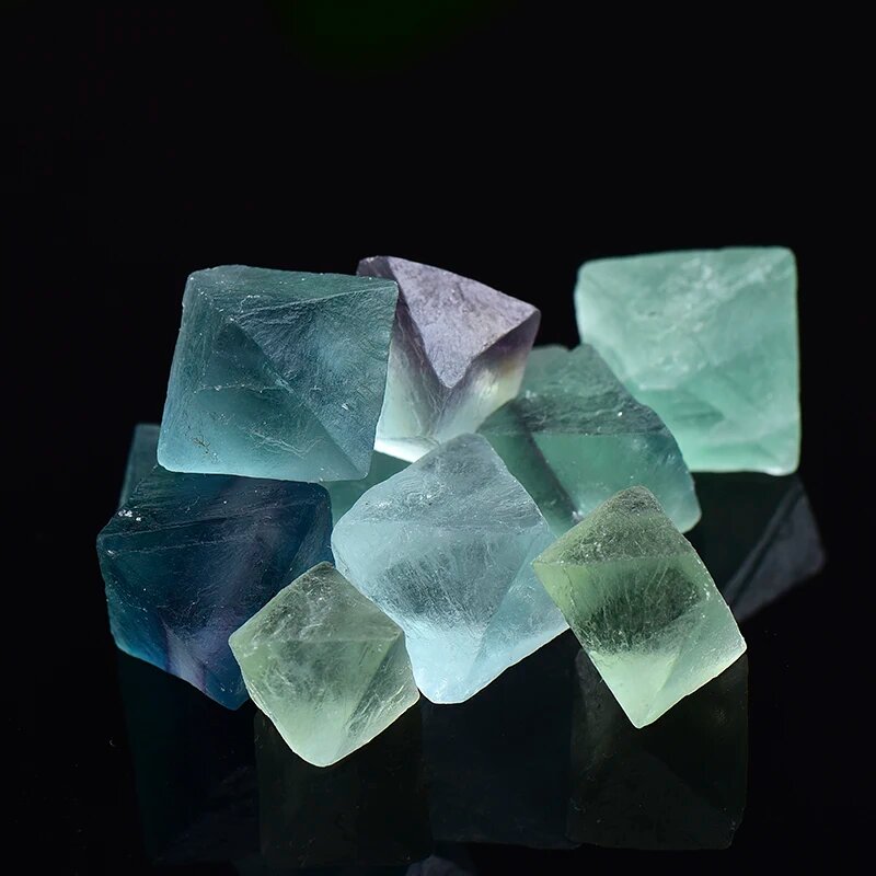 Натуральный кристалл флюорит Olevo Изумрудный, big