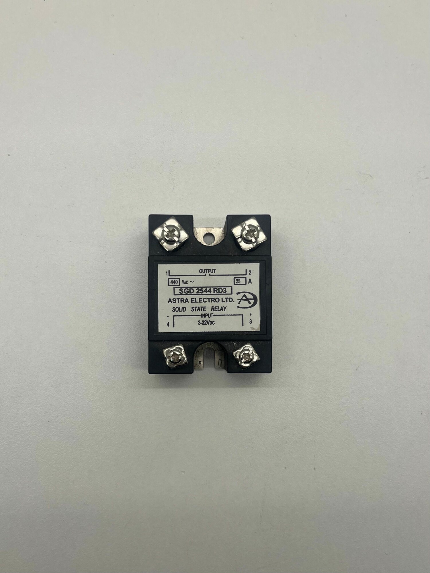 SGD2544RD3 Твердотельных реле, 25А, 440V, Uвх 3-32V.