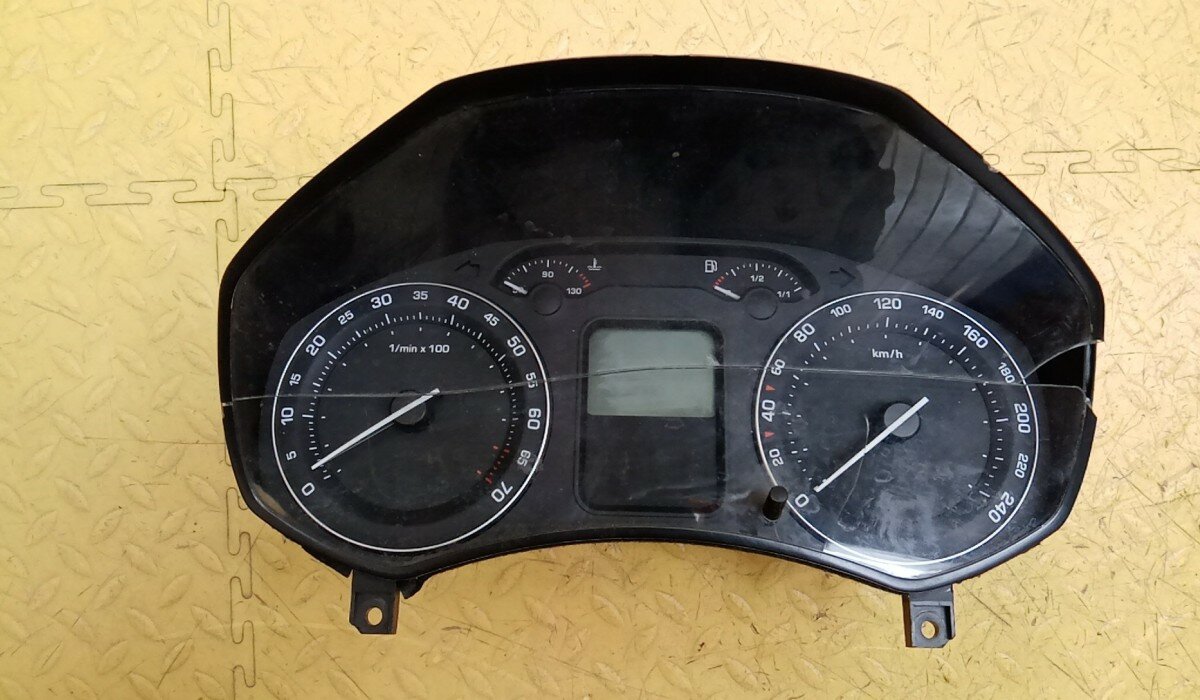 Панель приборов Octavia (A5 1Z-) Skoda 1Z0920800B