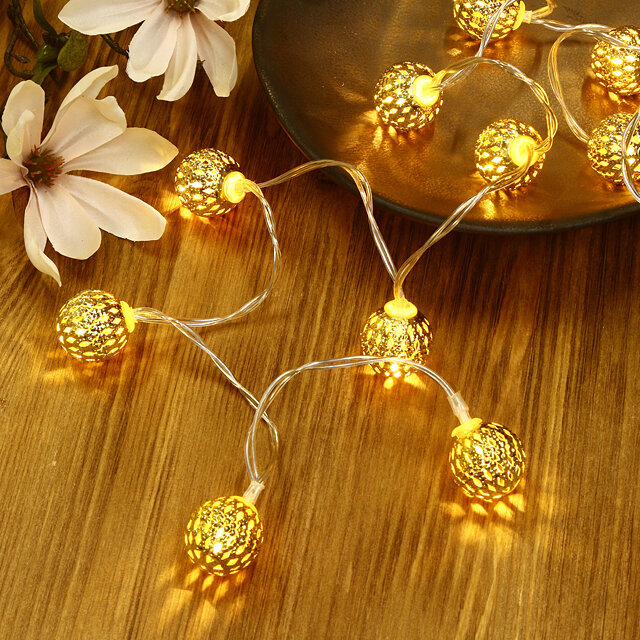 Светодиодная гирлянда на батарейках Шарики Ferarro Gold 0.9 м, 10 теплых белых LED ламп, прозрачный ПВХ, IP20, Koopman, AX5099990