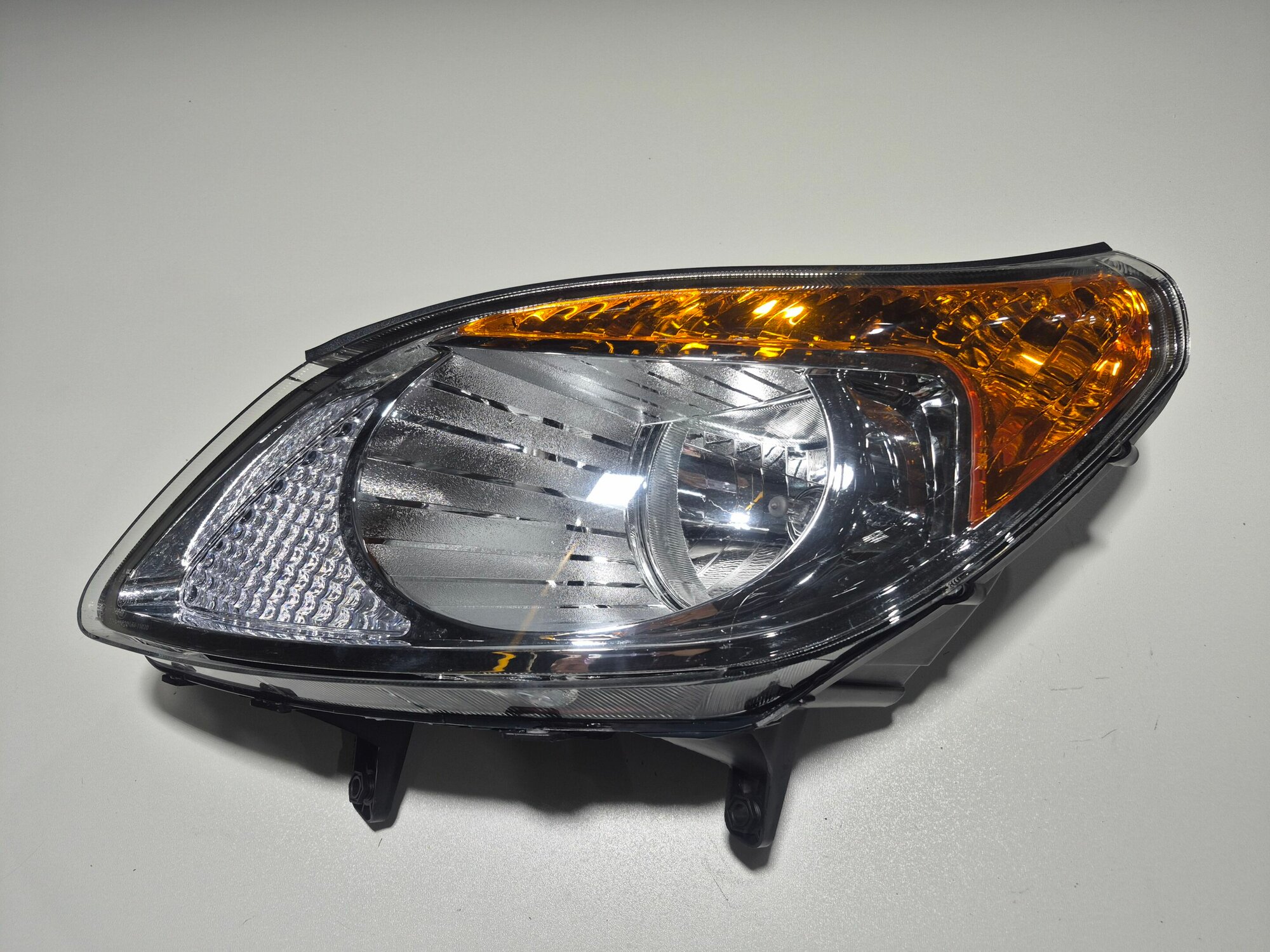 Фара левая JAC Sollers Atlant [1.9 16V 6 MT фургон Turbo дизель ] 4121100R001