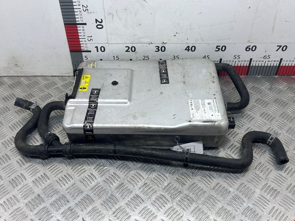 Инвертор (преобразователь напряжения трансформатор напряжения) Tesla Model S 101496300G арт. 2264707