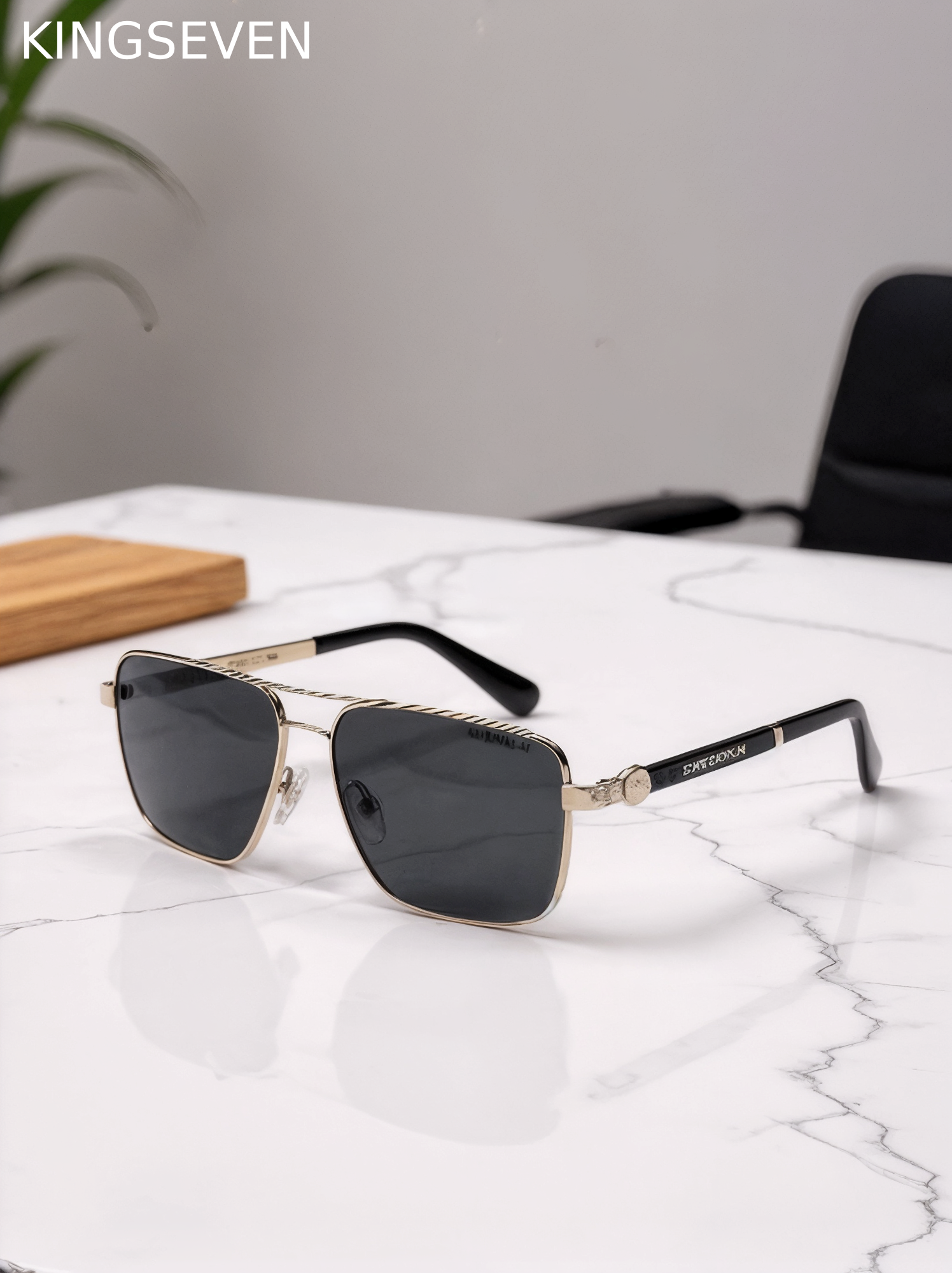 Солнцезащитные очки