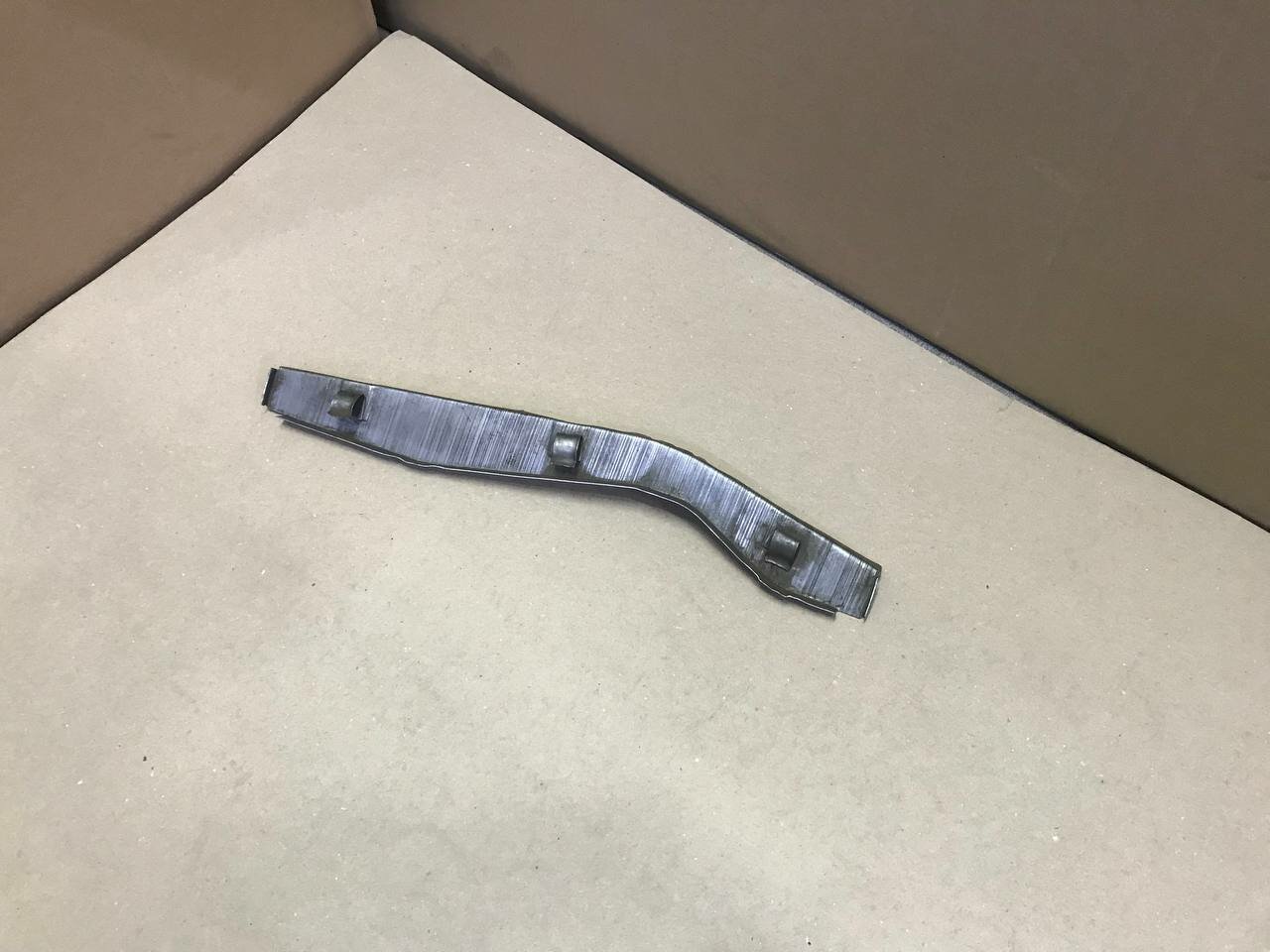 Усилитель средней поперечины пола левый УАЗ 469, УАЗ Хантер 3151