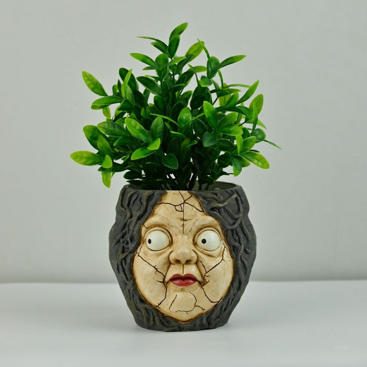 Кукла с ужасным лицом