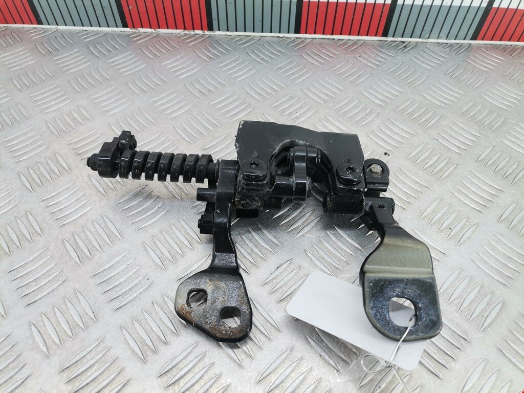 Петля крышки (двери) багажника BMW 3-Series (E90/E91/E92/E93) 7119042 арт. 1945872