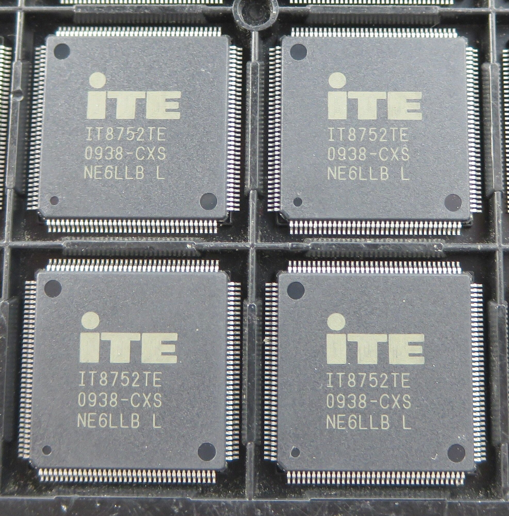 IT8752TE CXS IT8752TE-CXS - Мультиконтроллер — фото 1