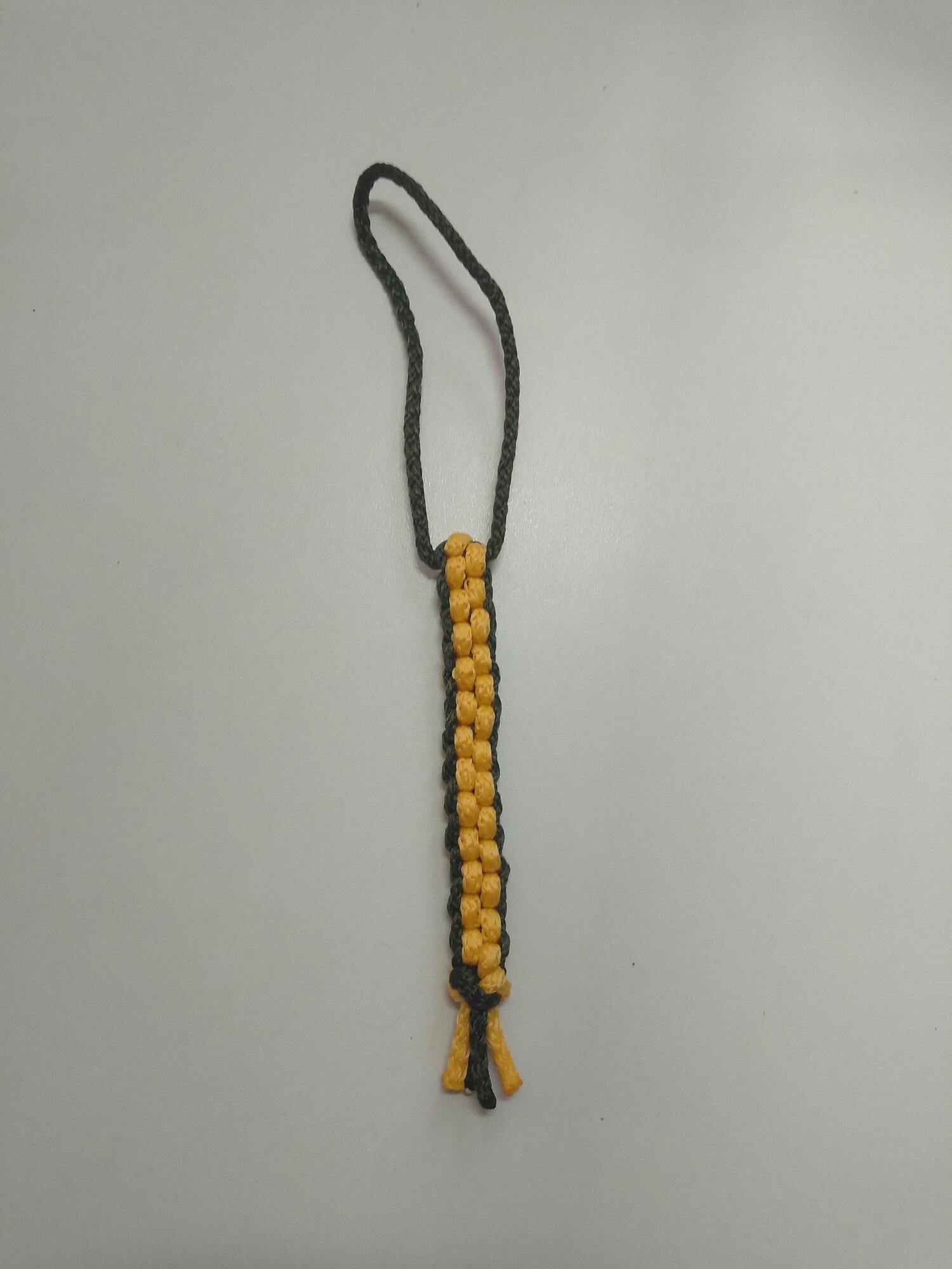 Темляк Pine Art "Square Stitch", хаки, желтый, для ножей и мультитулов