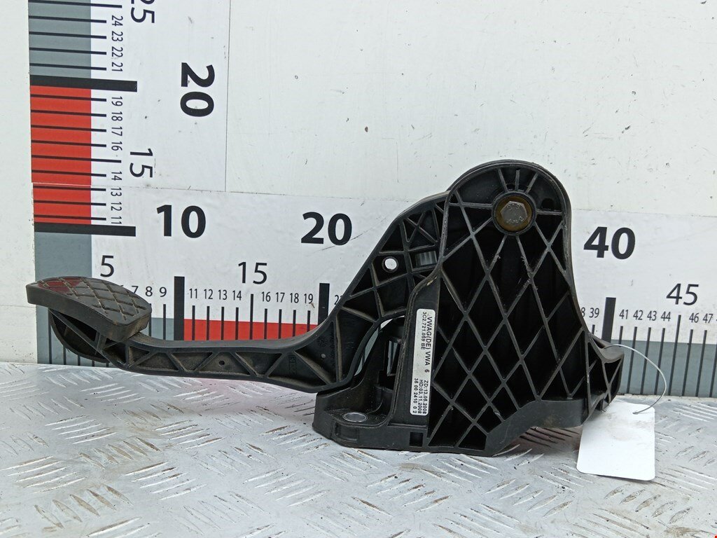 Педаль сцепления Volkswagen Passat CC 3C2721059AS арт. 1803957