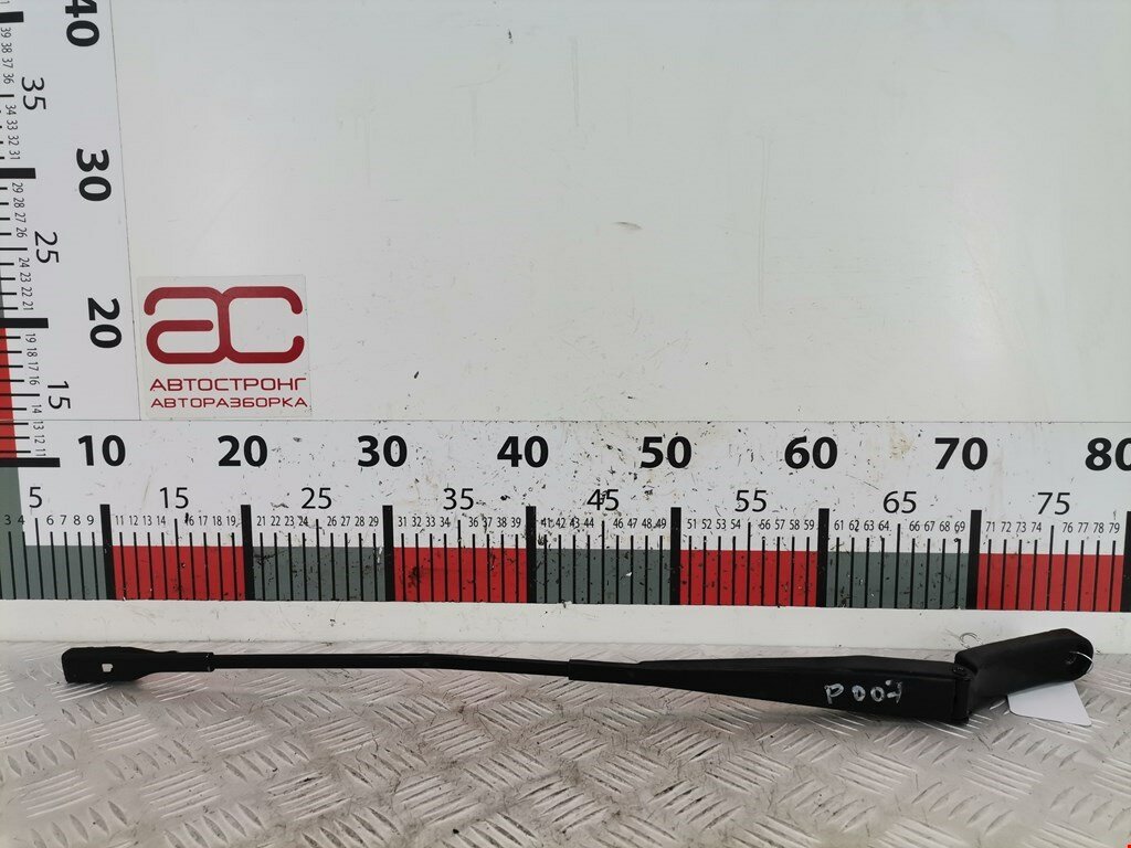 Поводок стеклоочистителя передний правый Volkswagen Jetta 6 5C8955410A арт. 1568652