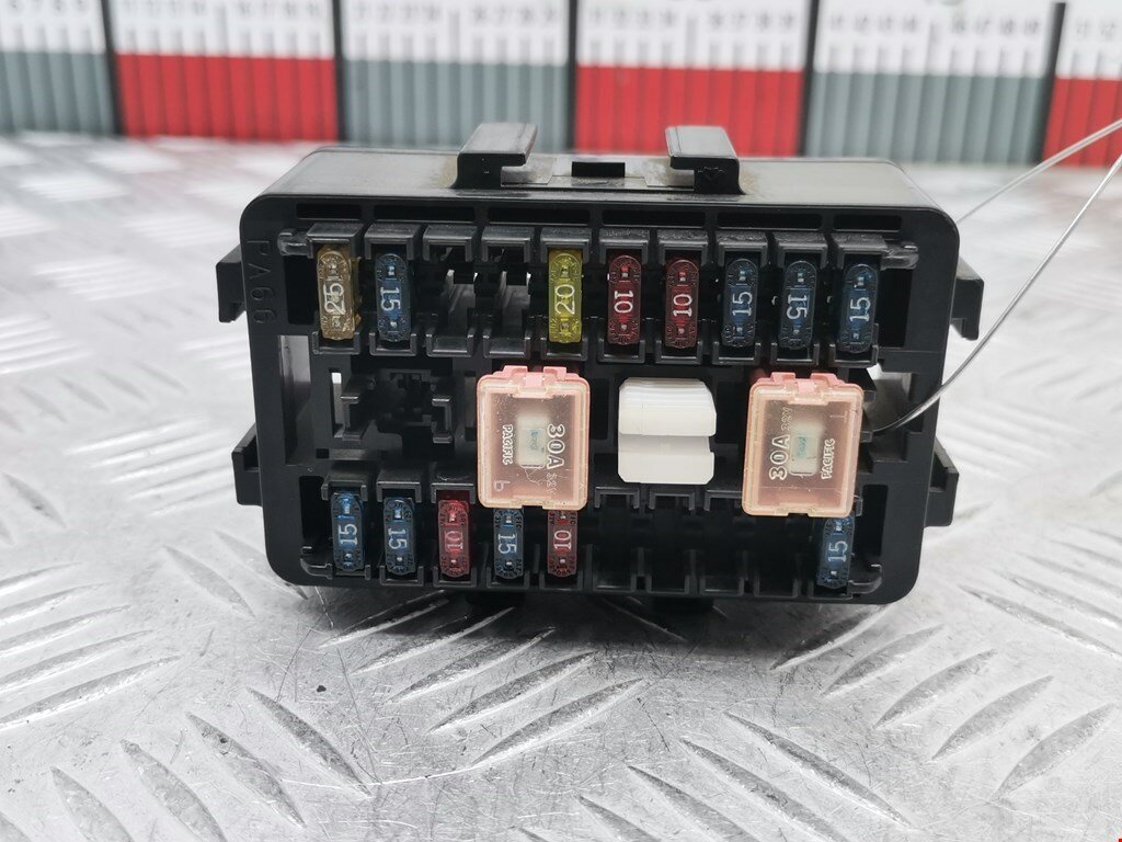 Блок предохранителей Suzuki Ignis 1 арт. 1826980