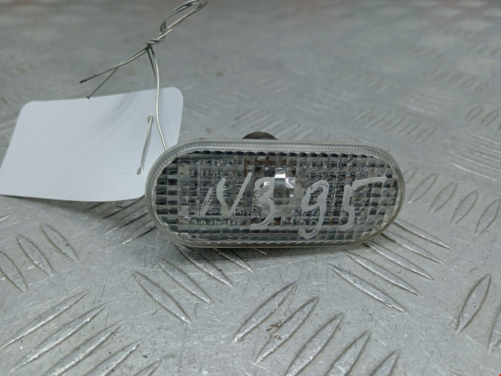 Повторитель указателя поворота левый Ford Galaxy 1 3B0949117B арт. 2116945