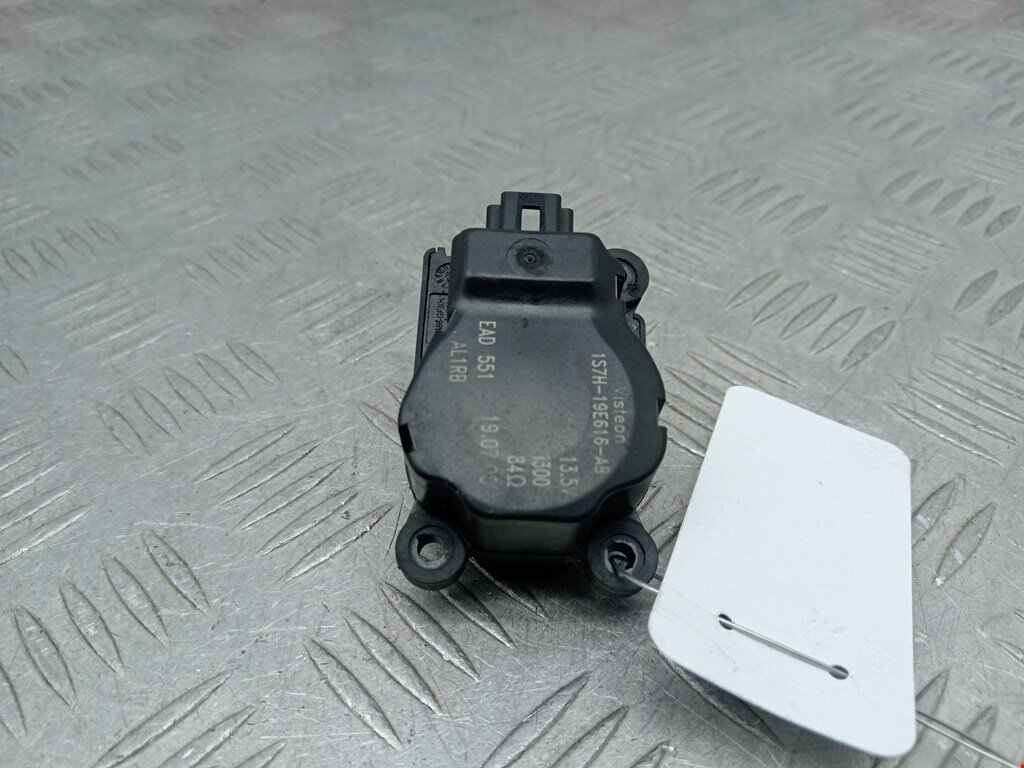 Сервопривод (электропривод моторчик привода) заслонки печки Ford Mondeo 3 1448242 арт. 2120394