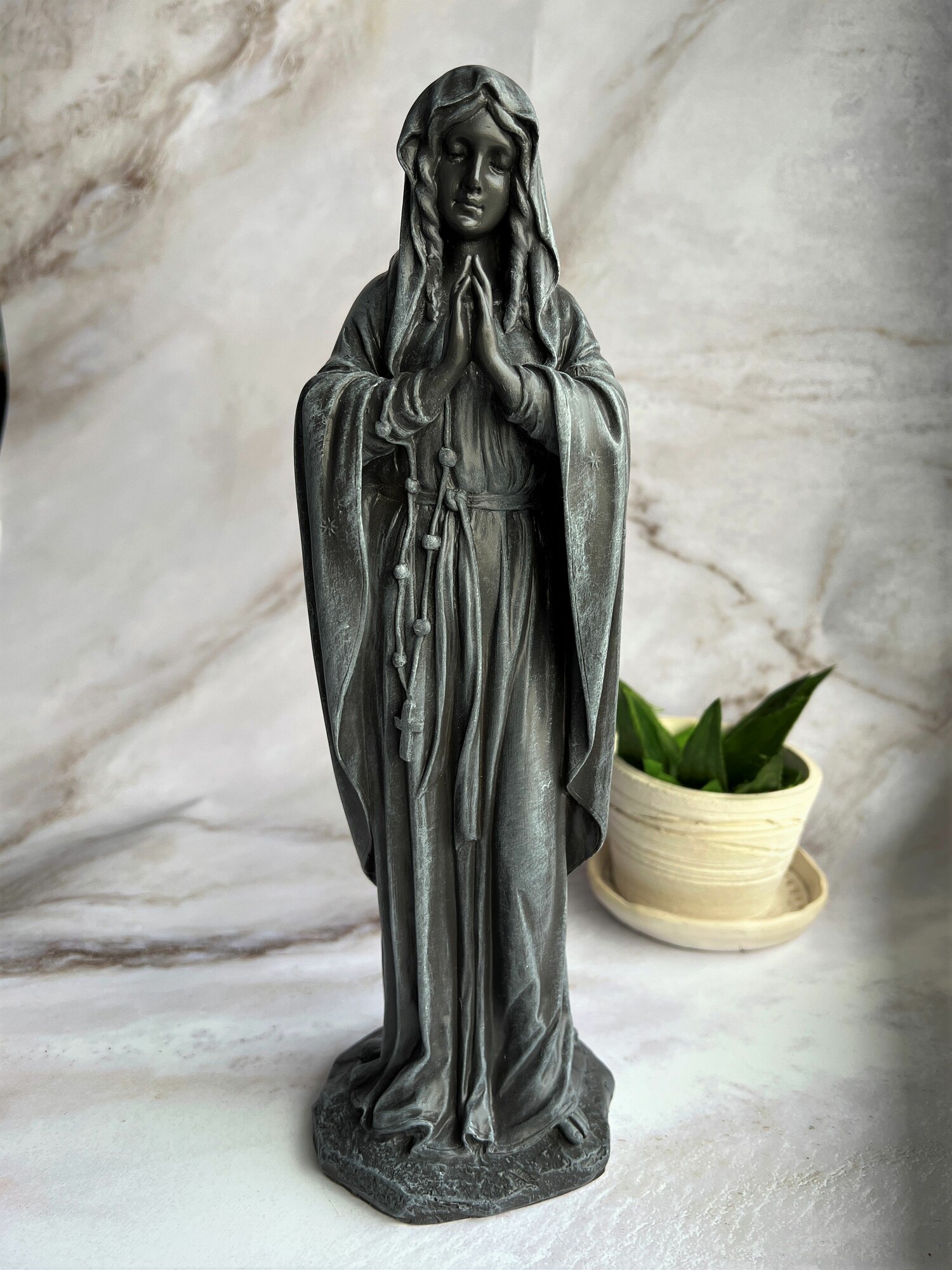 Статуэтка Дева Мария серая. Гипс. Высота 30 см.