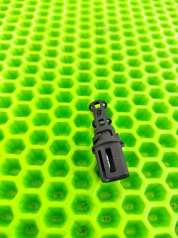 Датчик температуры воздуха Opel Astra GTC L08 Z16XER 2004 (б/у)