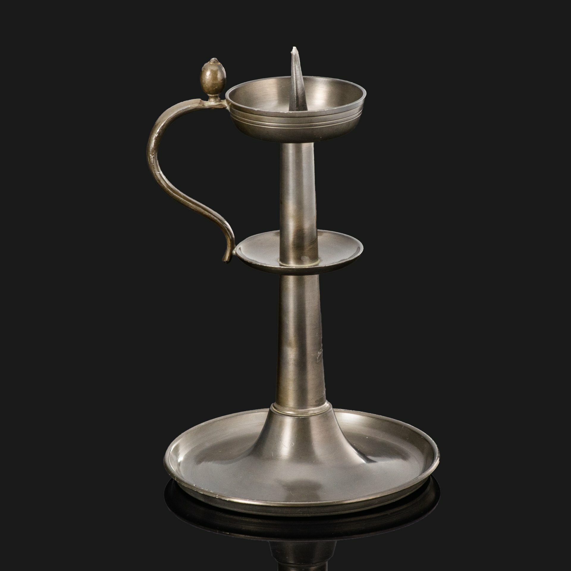 Подсвечник с ручкой, сплав олова, Западная Европа, 1930-1970 гг.