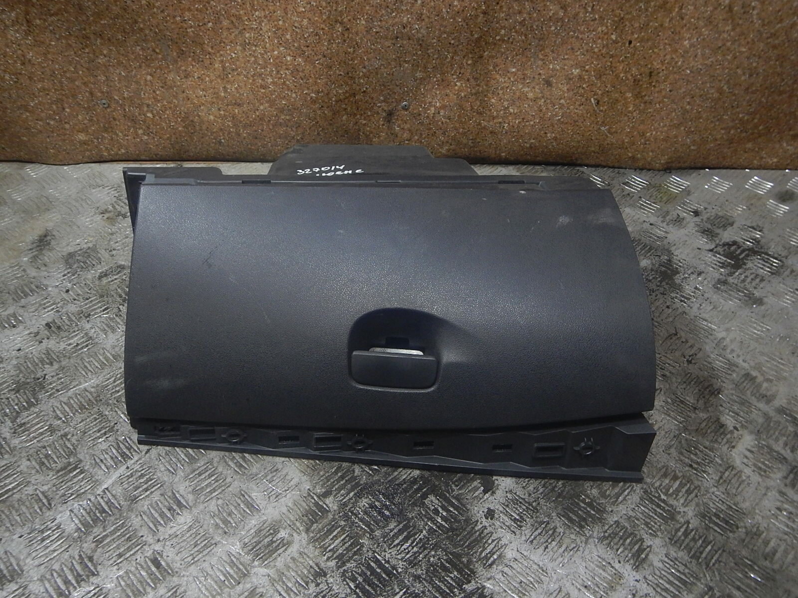 Б/У Бардачок, Renault (Рено)-FLUENCE (10-) RENAULT FLUENCE (10-) Царапины 327014 RENAULT арт. 681087915R