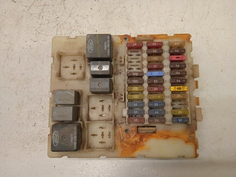 Б/У Форд Фокус 1 Блок предохранителей салонный Ford Focus 2002 1, DFW 78613 FORD арт. 3S4T14A073SA