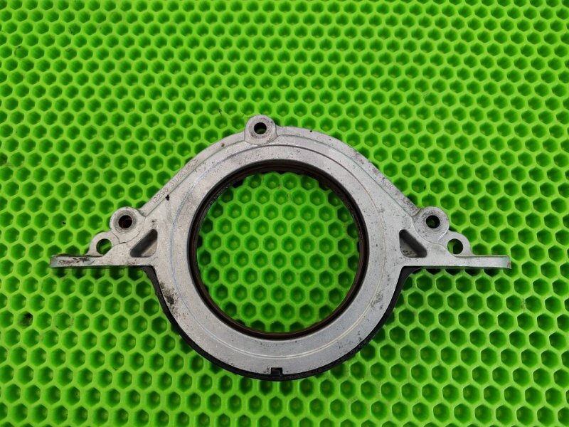 Крышка коленвала задняя Nissan Fuga Y50 VQ25DE