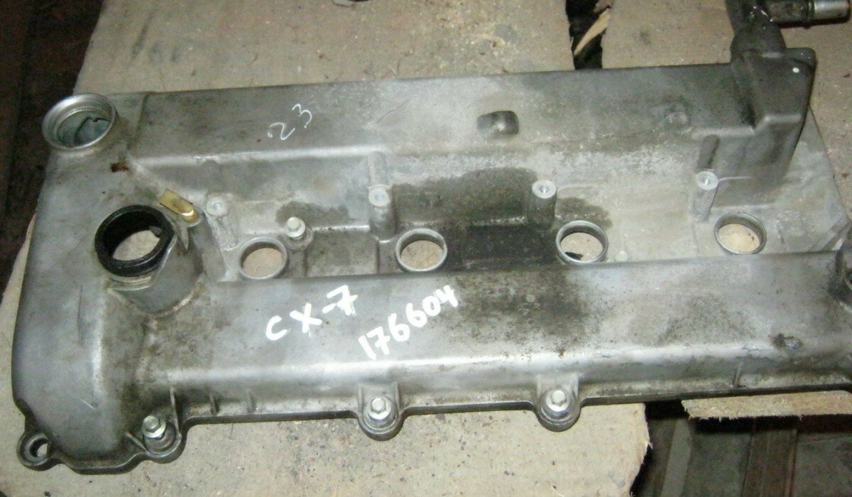 Крышка двигателя CX 7 Mazda L3M610210A