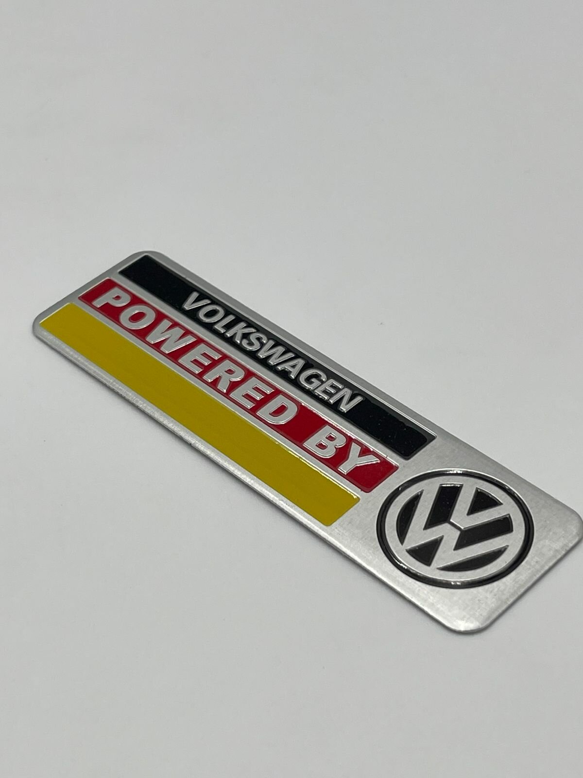 Шильдик Наклейка Powered By Volkswagen 12см