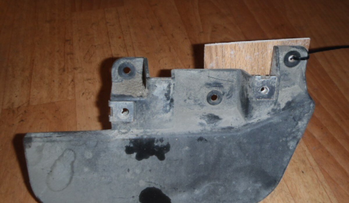 Брызговик задний Q7 (4L) Audi 4L0854816