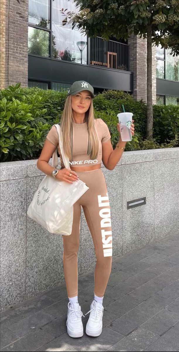 Костюм спортивный спортивный стиль