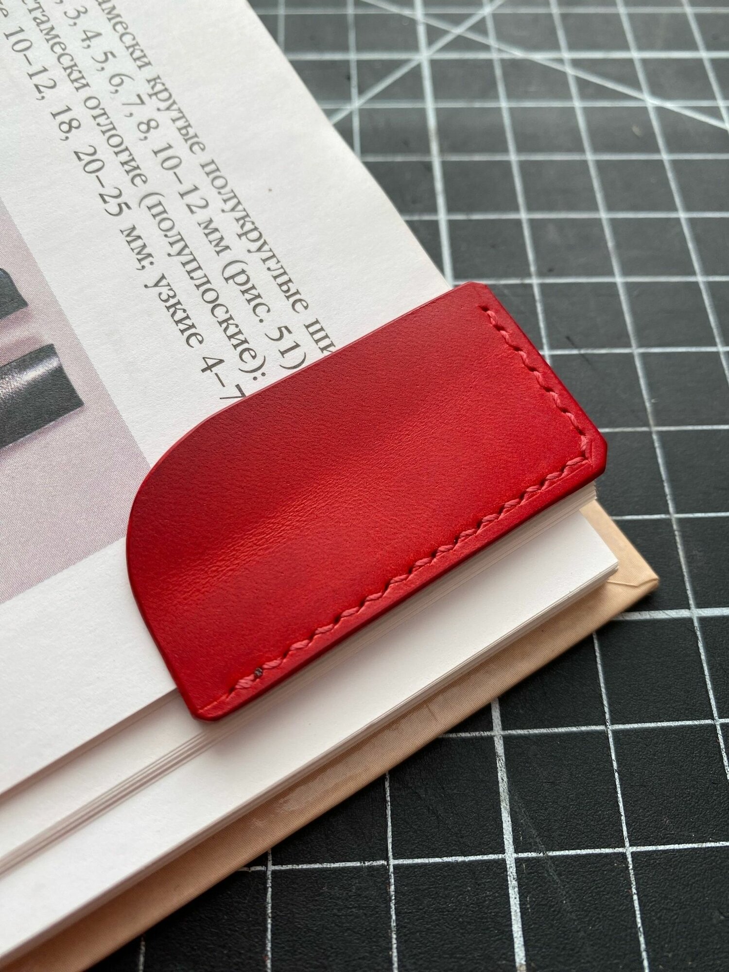 Кожаная закладка уголок для книги из премиальной Итальянской натуральной кожи ручная работа