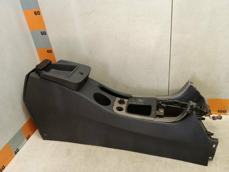 Б/У Дефект Подлокотник Geely Emgrand X7 2014 390089 GEELY арт. 1018013579, 101801159800663