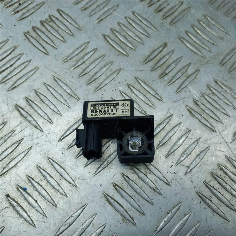 Б/У Датчик AIR BAG Renault Megane 2 / Рено Меган 2 1.6 K4MC813 113Л.С. 2007