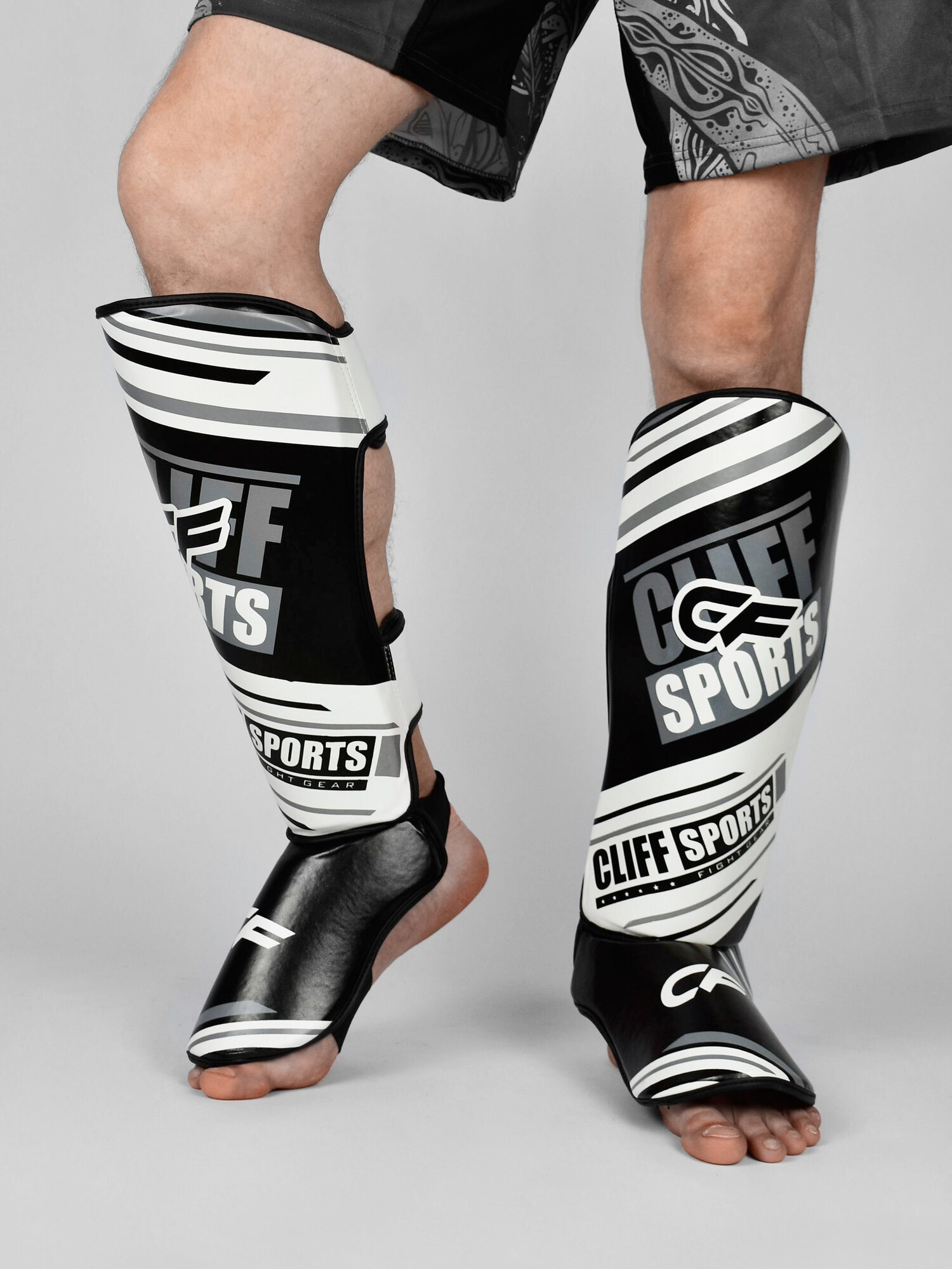 Защита голень-стопа CLIFF CS-890, FLEX, черно-белая, размер S