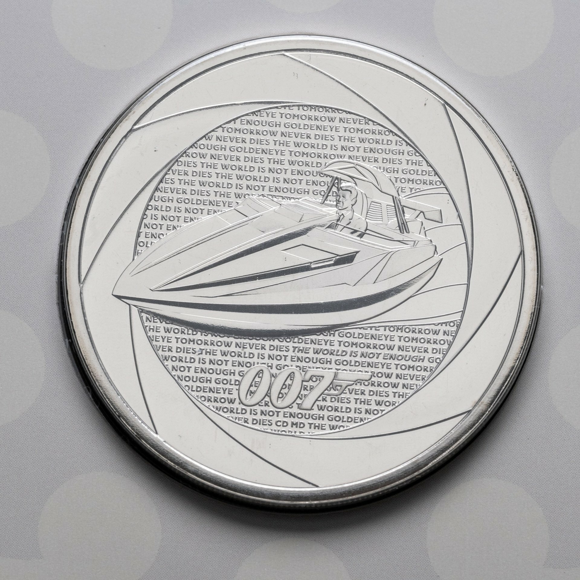 Великобритания 5 фунтов 2024 "60 лет Джеймсу Бонду 007 И целого мира мало /Q-boat/", в буклете, Мельхиор медь-никель, в сохранности BUNC
