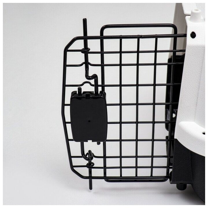 Корзина для переноски животных, Альтернатива, черно-белая, М8690