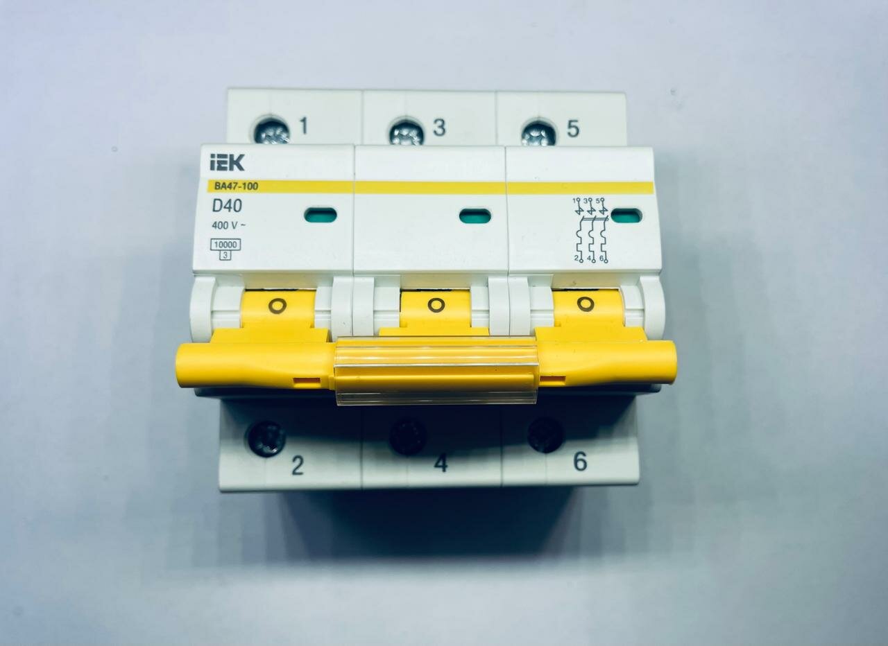Автоматический выключатель ИЭК ВА 47-100 3Р 40А 10 кА характеристика D (автомат электрический) MVA40-3-040-D