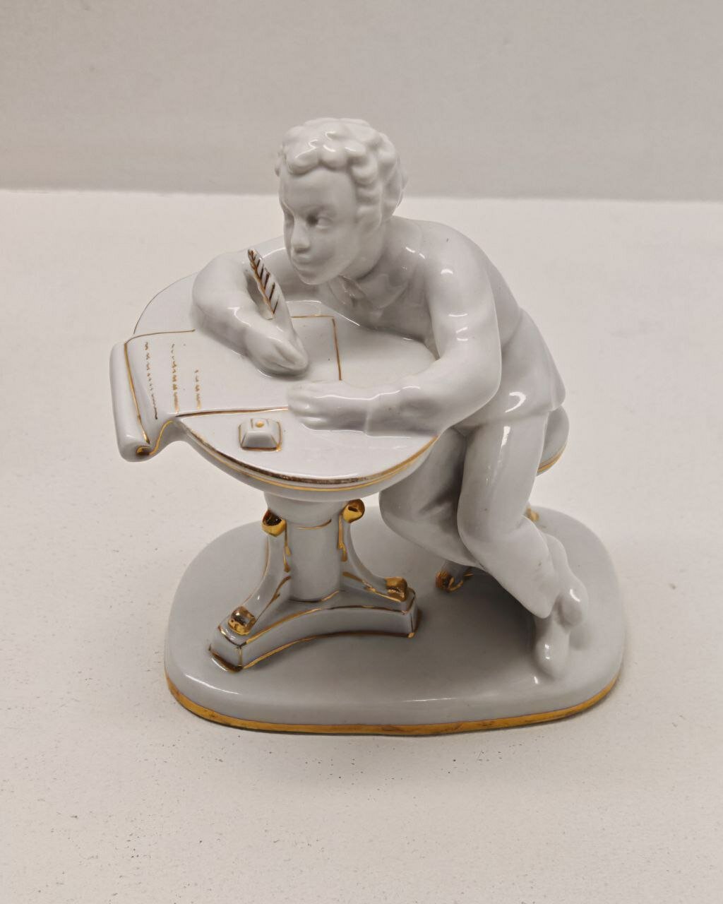 Статуэтка Юный Пушкин (Пушкин-лицеист), скульптор Велихова С. Б, фарфор ЛФЗ, 1950-60 гг