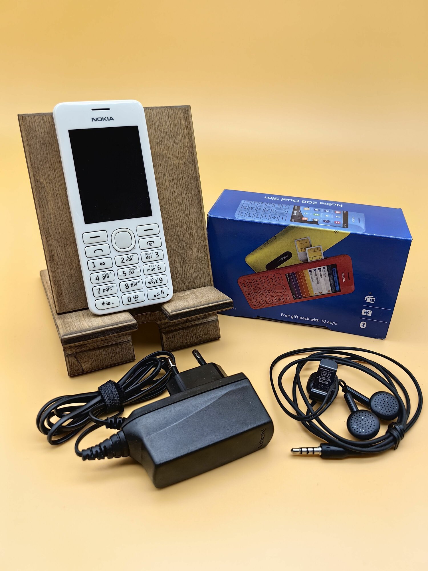 Мобильный раритетный кнопочный телефон Nokia 206 Dual Sim, Белый