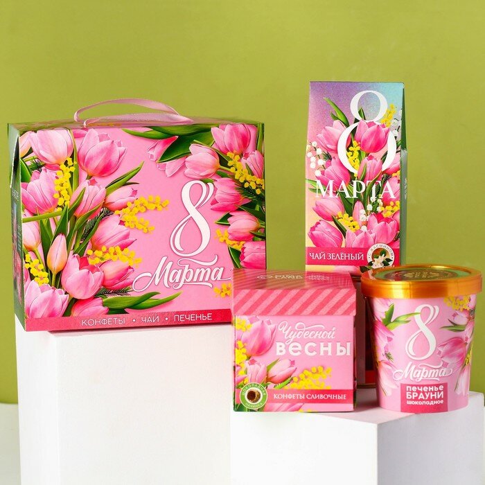 Подарочный набор «8 марта», чай зелёный со вкусом жасмина 50 г, печенье брауни 120 г, конфеты с шоколадной начинкой 110 г.