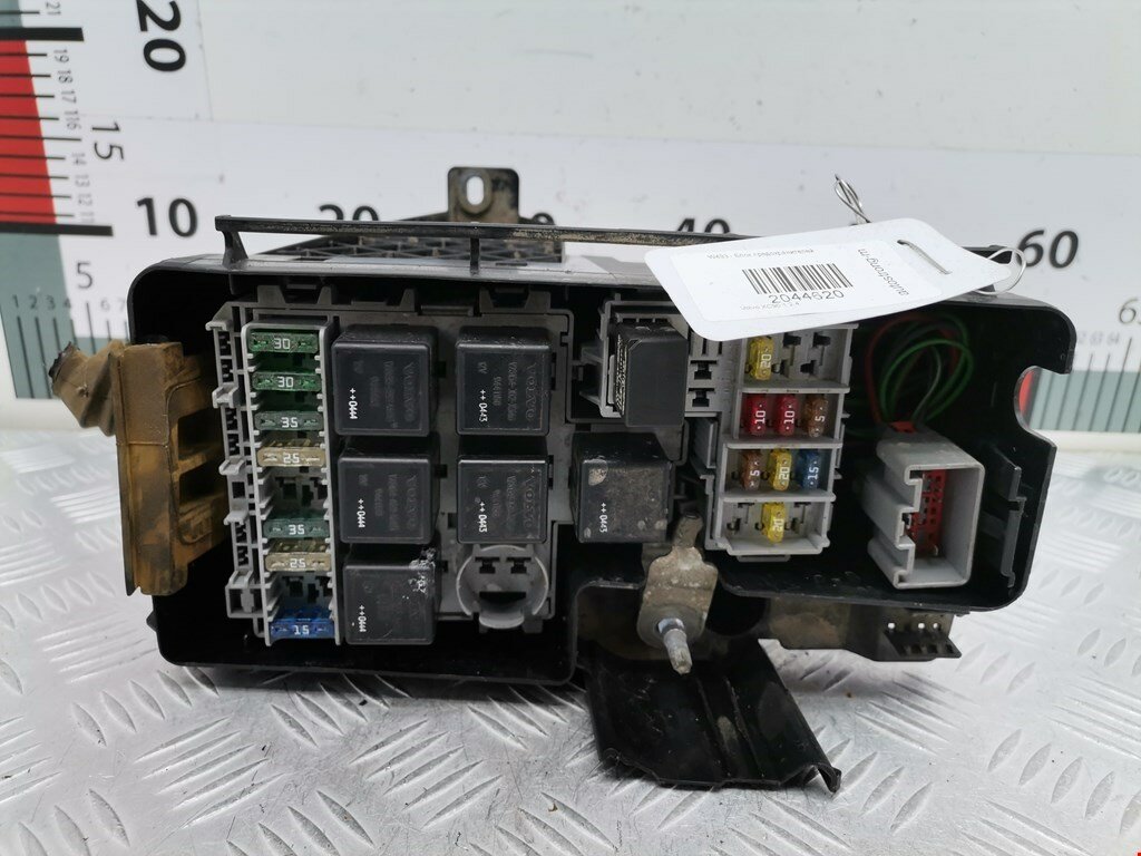Блок предохранителей Volvo XC90 1 30728132 арт. 2044620