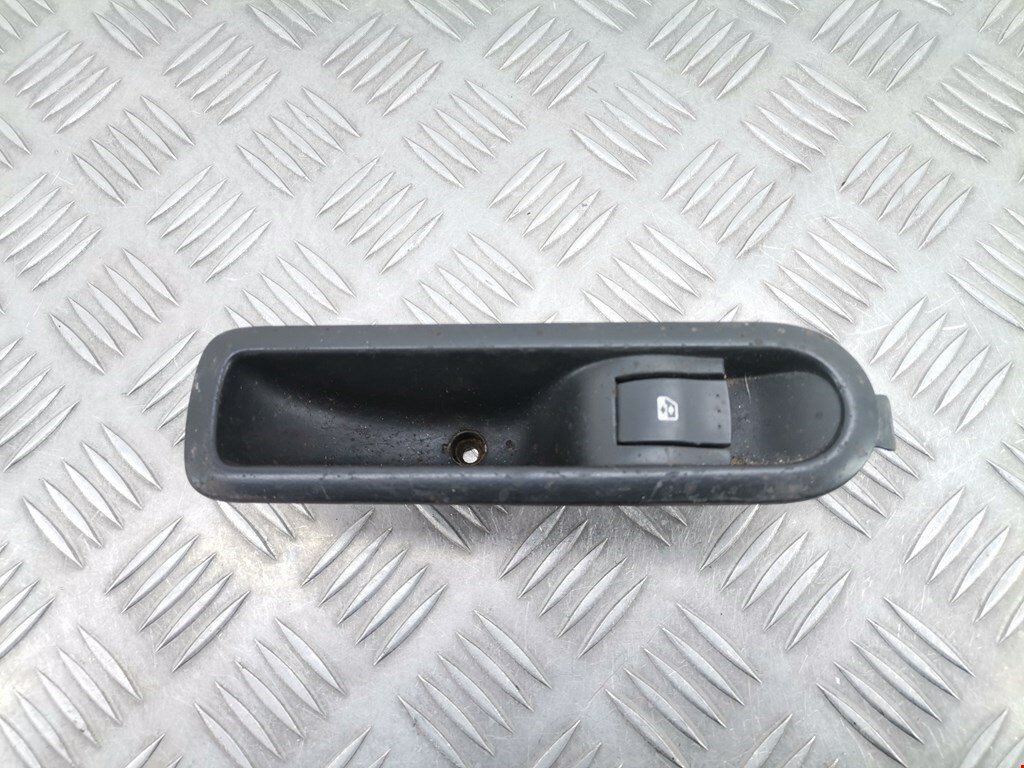 Кнопка стеклоподъемника Renault Scenic 2 8200315029 арт. 1949390
