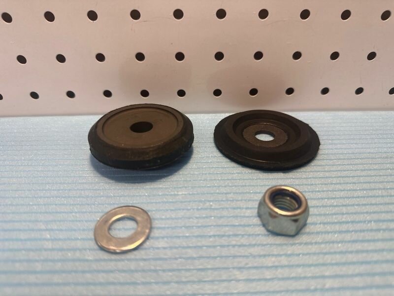 Ремкомплект амортизатора кабины VOLVO FH FM установочный(вольво ФШ ФМ)