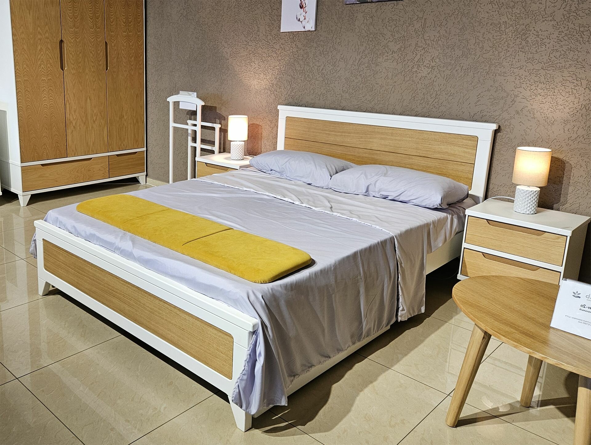 Кровать 2 м Вива WW053 под матрас 160 на 200, цвет Белый/Дуб, массив дуба