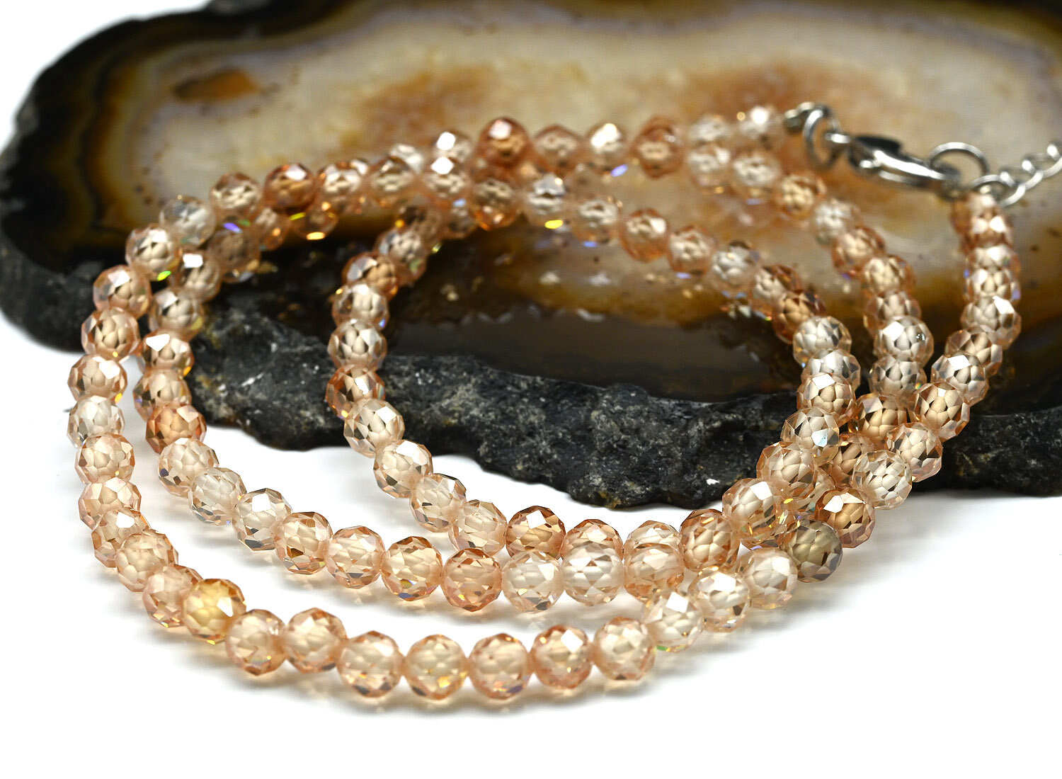 Бусы, фианит