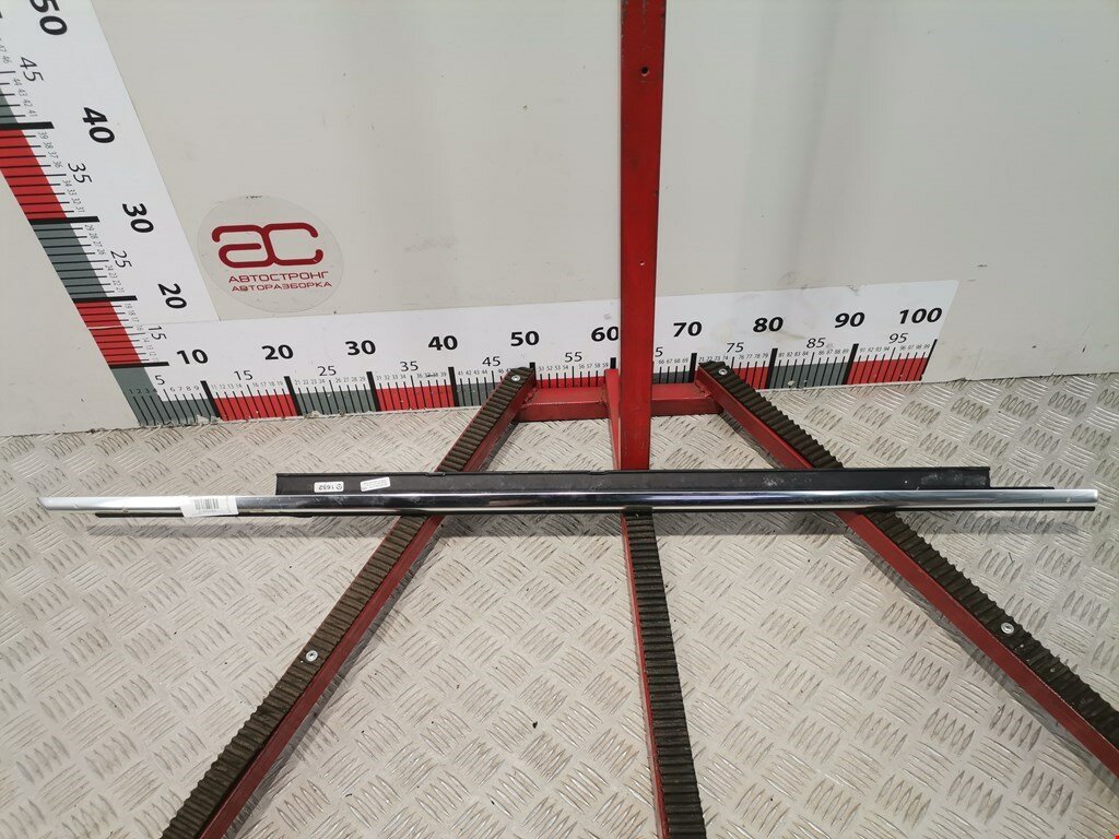 Накладка декоративная (молдинг) стекла двери передней правой Audi A4 B8 арт. 2165562