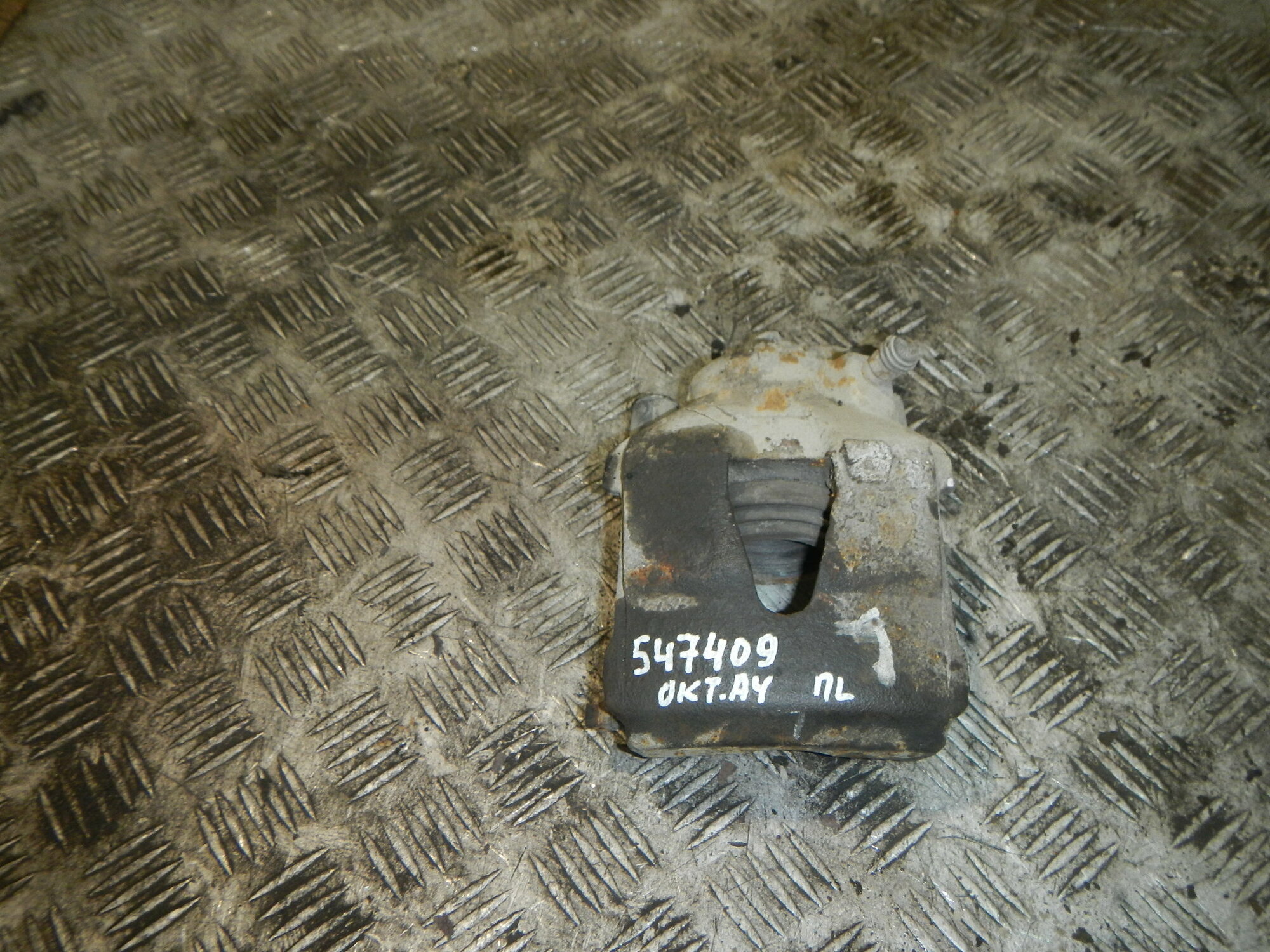 Б/У Суппорт передний левый, Skoda (Шкода)-OCTAVIA TOUR A4 (1U) (00-) SKODA OCTAVIA TOUR A4 (1U) (00-) Без повреждений. 5...