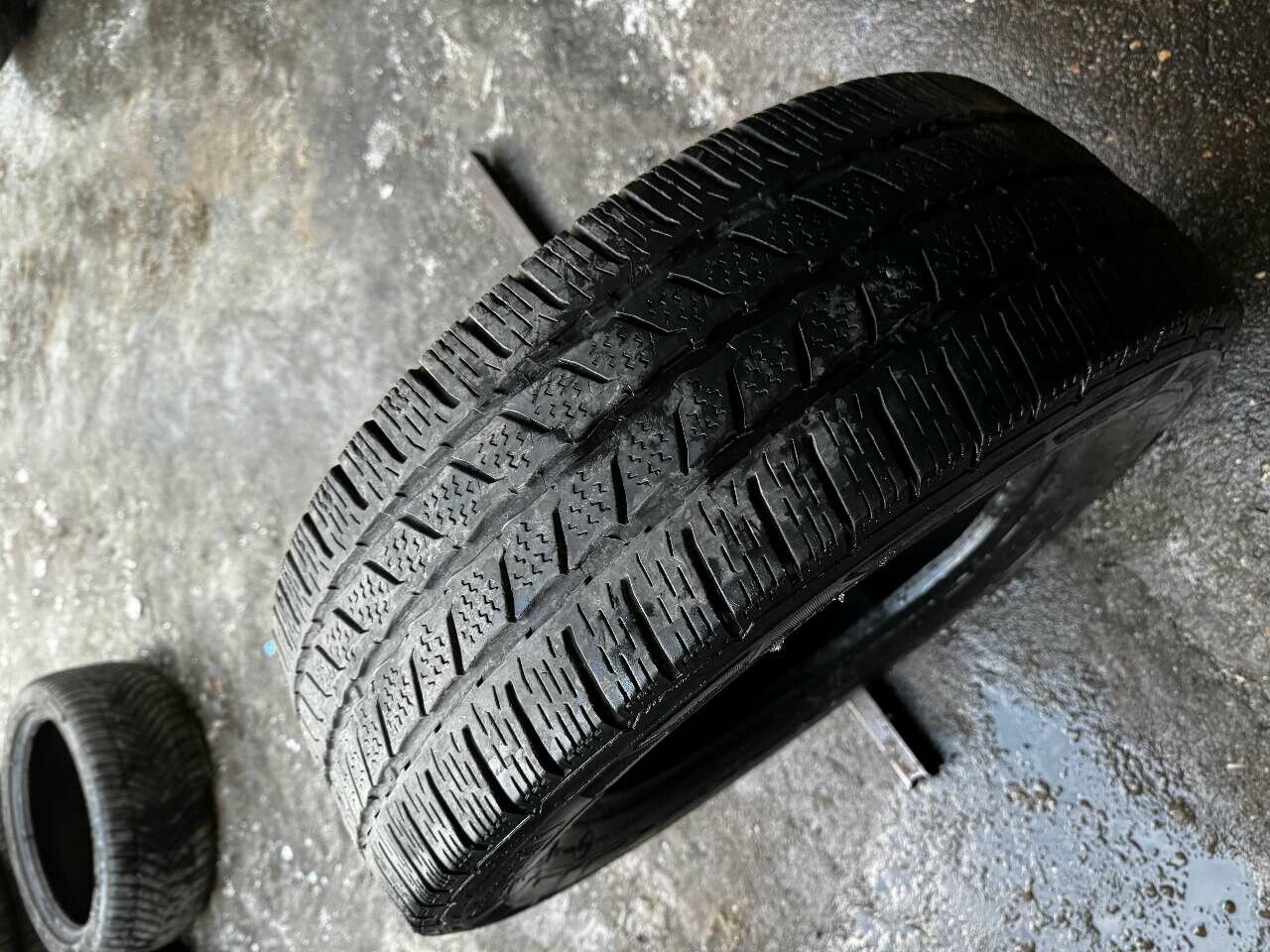 215/65 R16 109/107R Continental VanContact Winter остаток:5 мм год:2019 арт:c1fca911