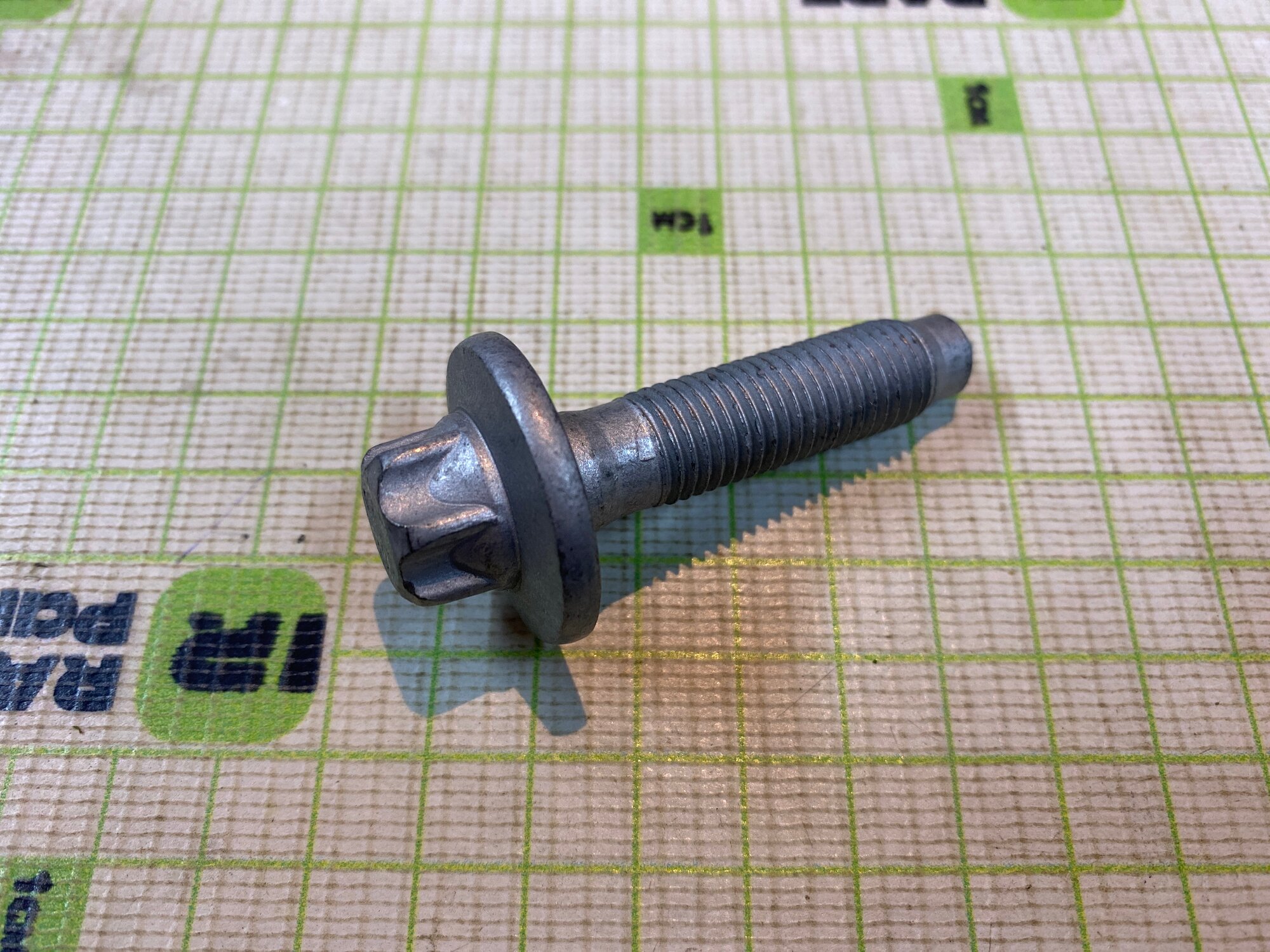 Винт М12х42 крепления подрамника для Ford