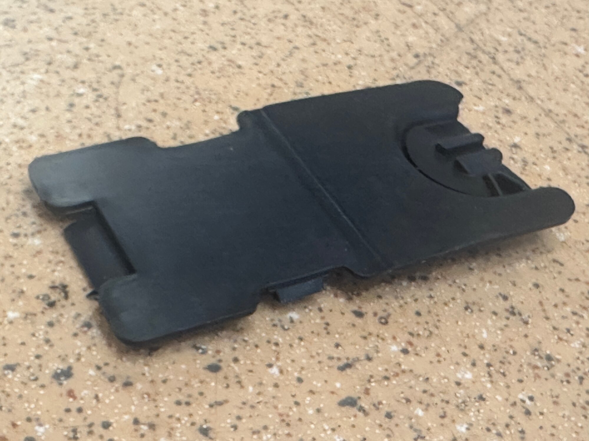 Лючок локера переднего OEM-Tuning Mercedes-Benz E213 W213 E238 W238 CLS257 W257 A2136909102